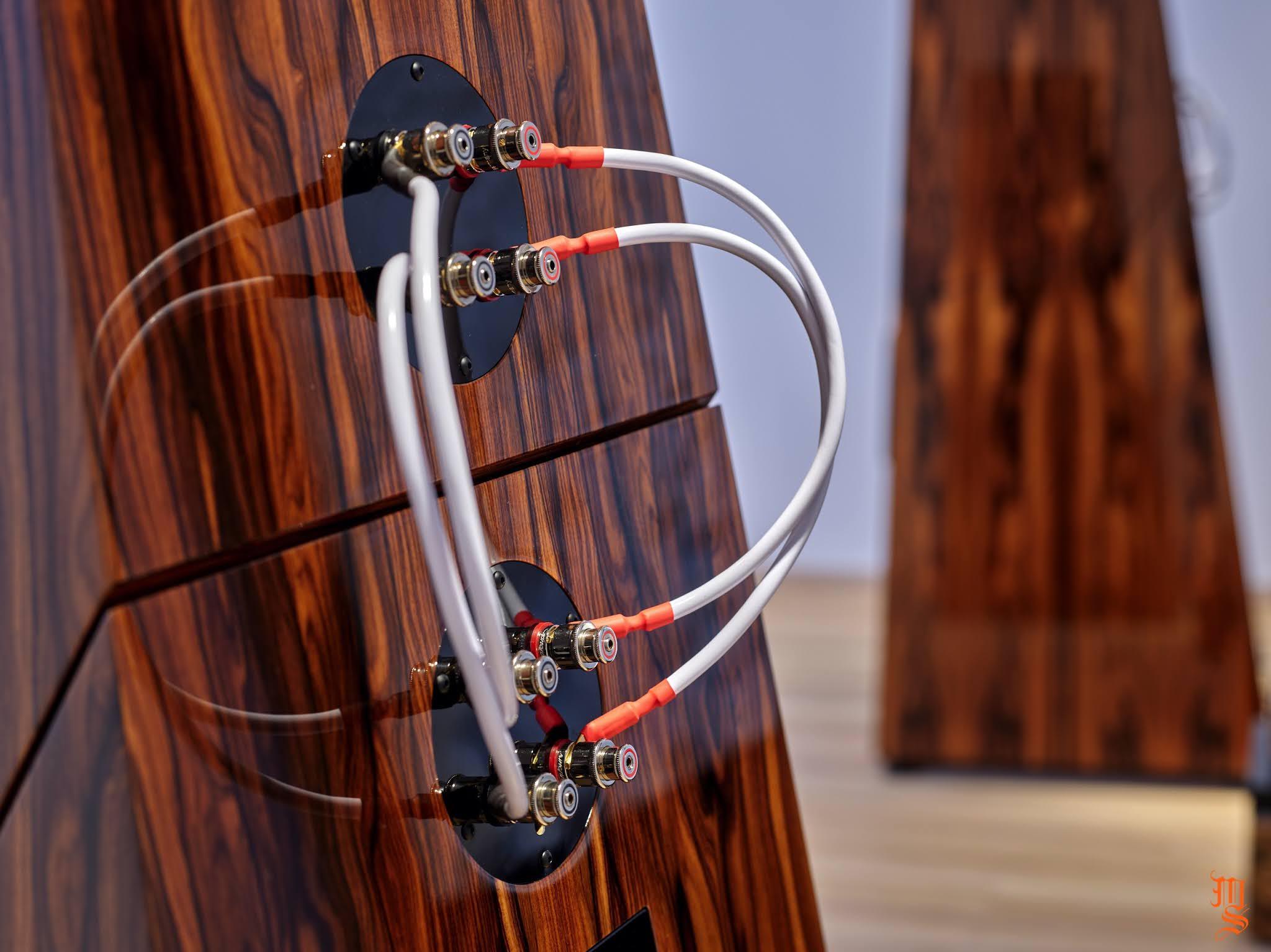 KAISER ACOUSTICS GRANDE PHOTOS – M & S | Ultimate High-Fidelity