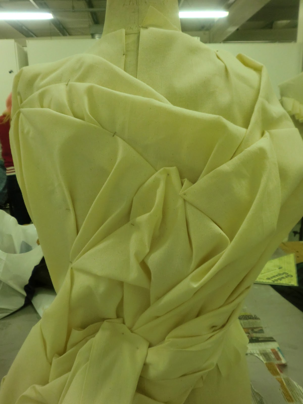 U1126009exlpore_creativity...!x: Creative draping on the stand...!x