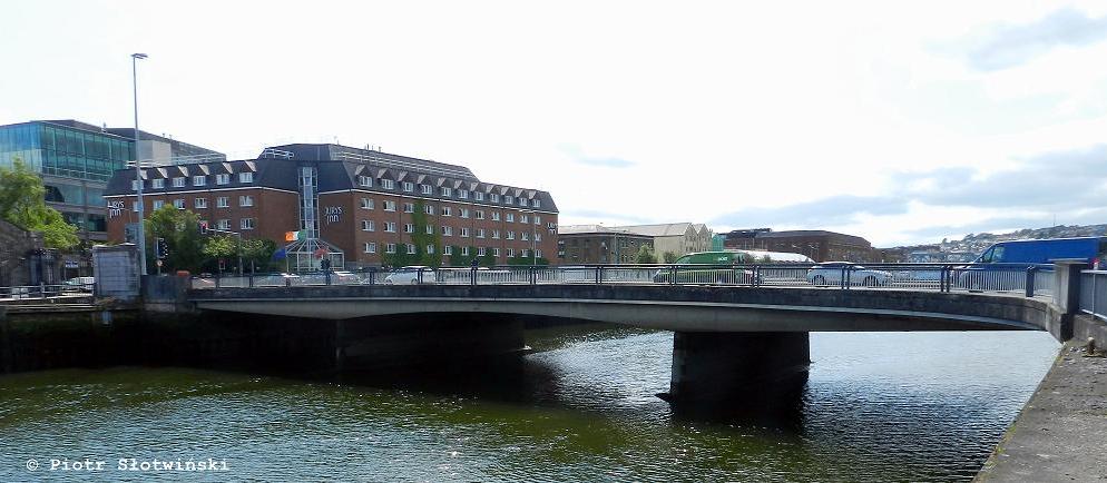 piotrslotwinski.com: Mosty w Cork: Michael Collins Bridge