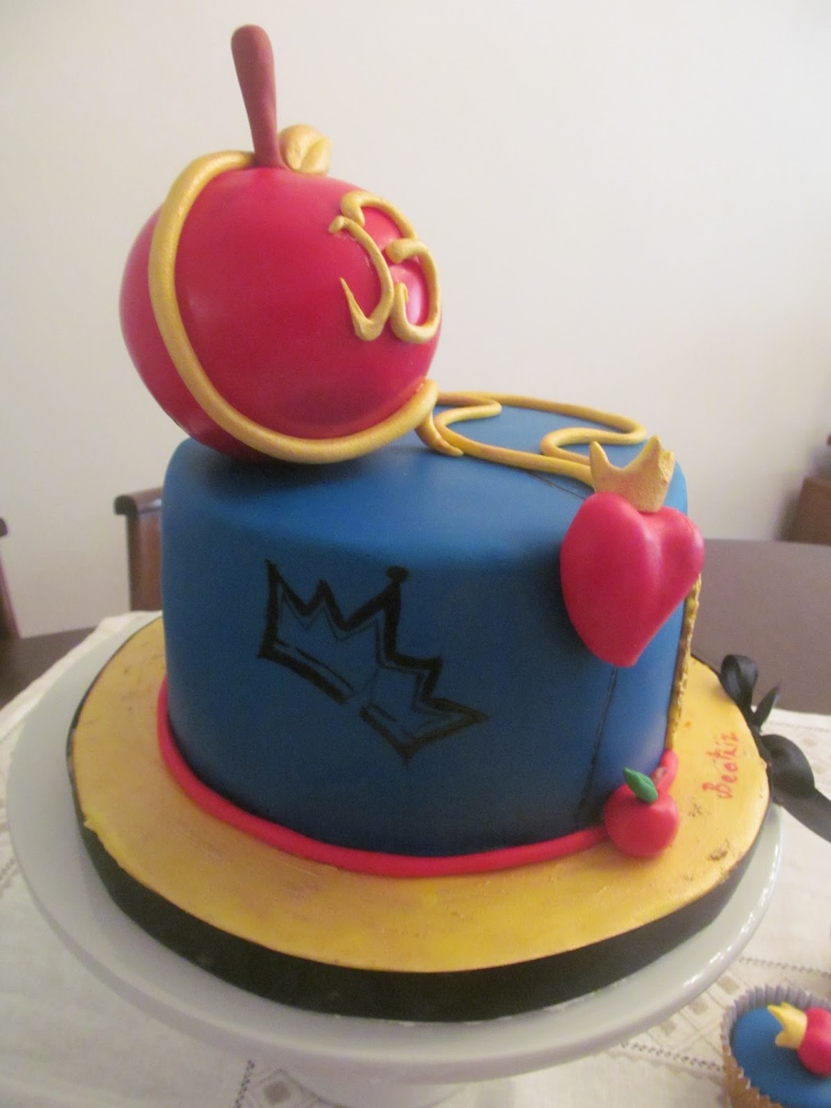 Bolo da Evie - Descendentes - Lara Correia, Cake Girl