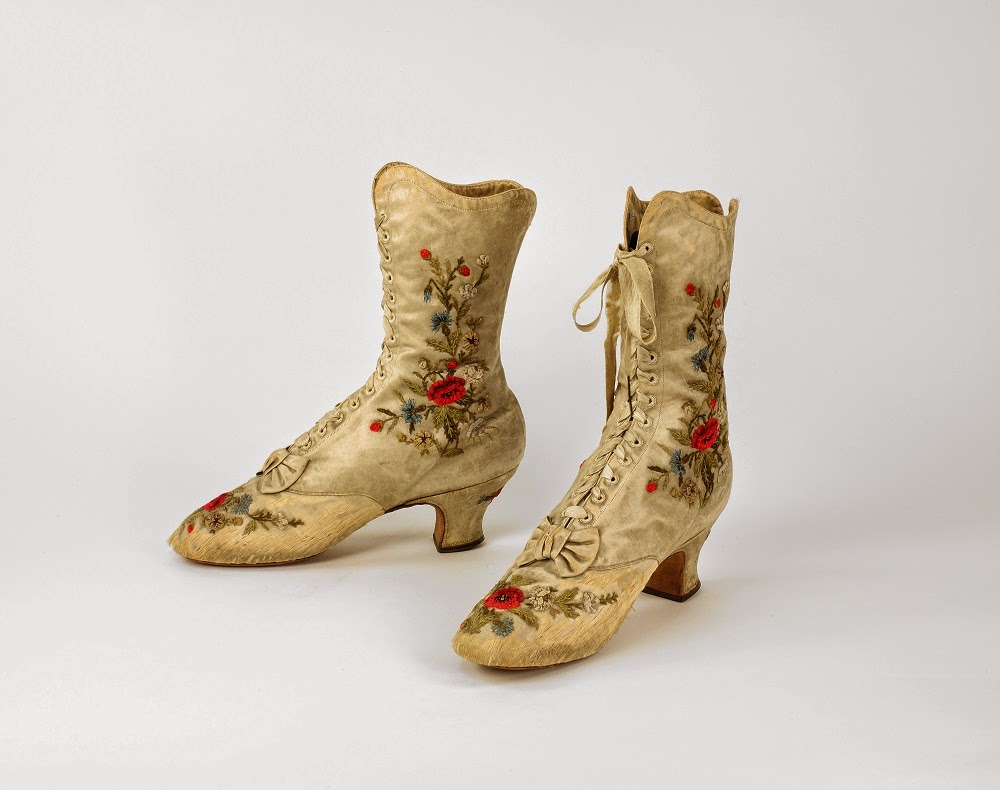 SilkDamask : A Pair of Festive Silk Brocade Pinet Evening Shoes