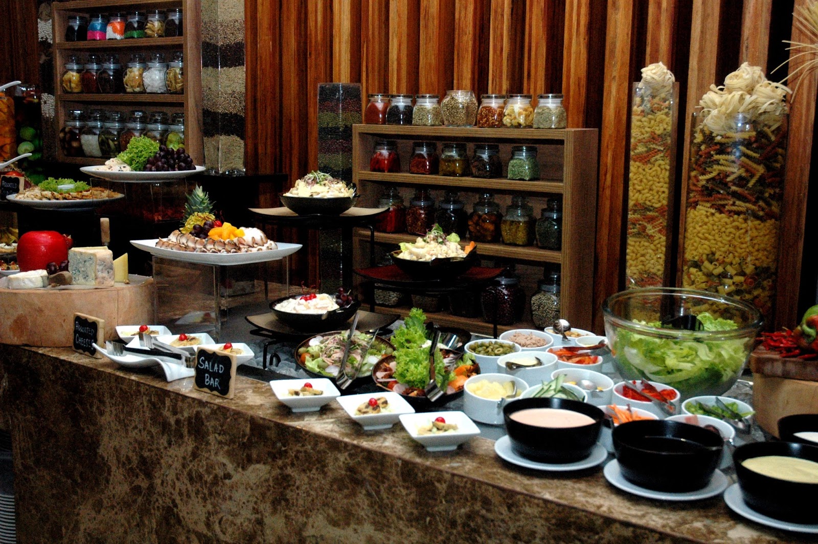 DUDE FOR FOOD: A Grand Lunch Buffet at City Garden Grand Hotel's Spice Cafe