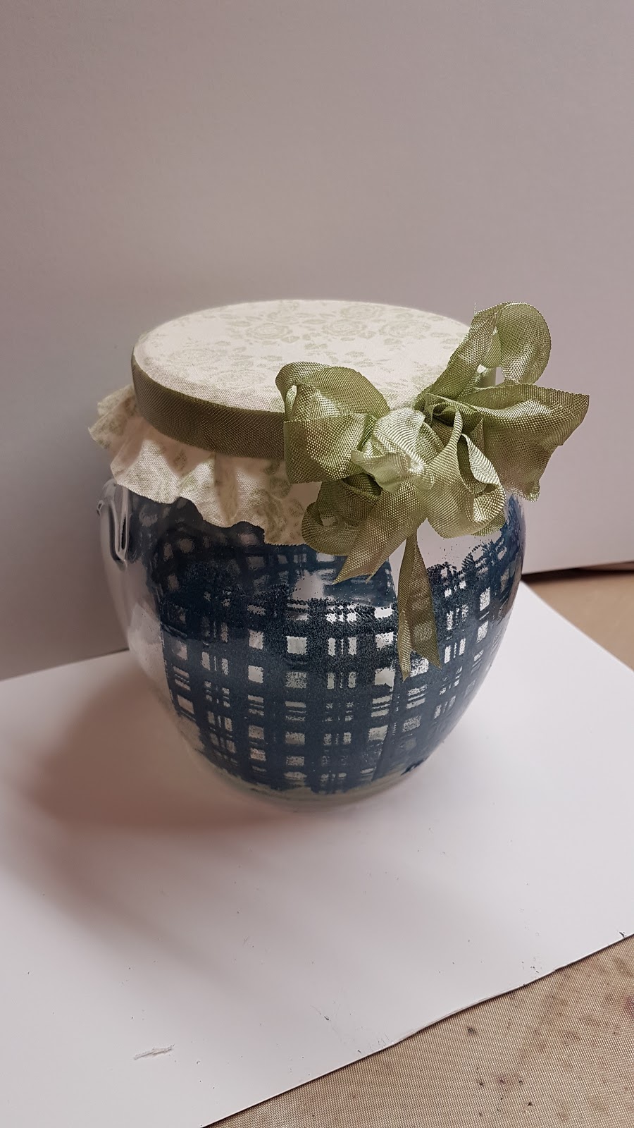 Craft projects by Bubblescrap: Heat embossing on glass