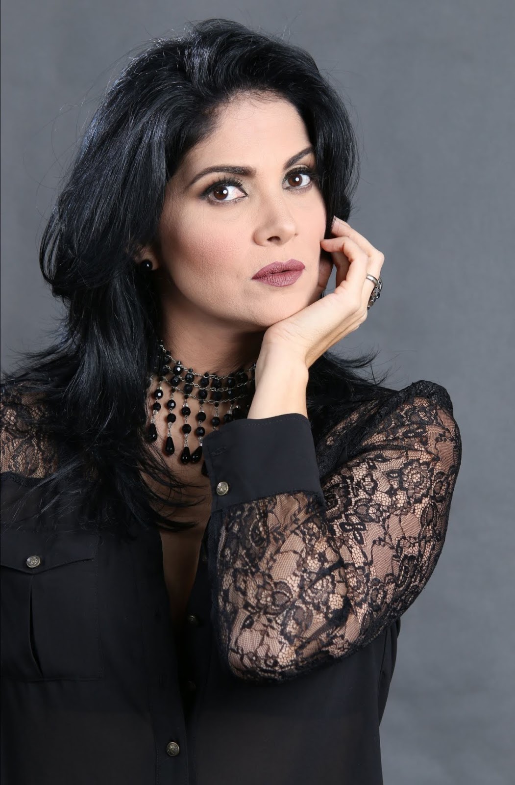 Annaé Torrealba - Diverso Magazine