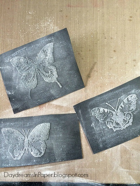 Daydreams In Paper: Fly - Tim Holtz 12 Tags of 2016 Chalking Technique