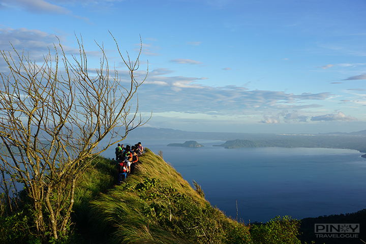 BATANGAS | Mt. Maculot and the Captivating Vista Up There — Pinoy ...