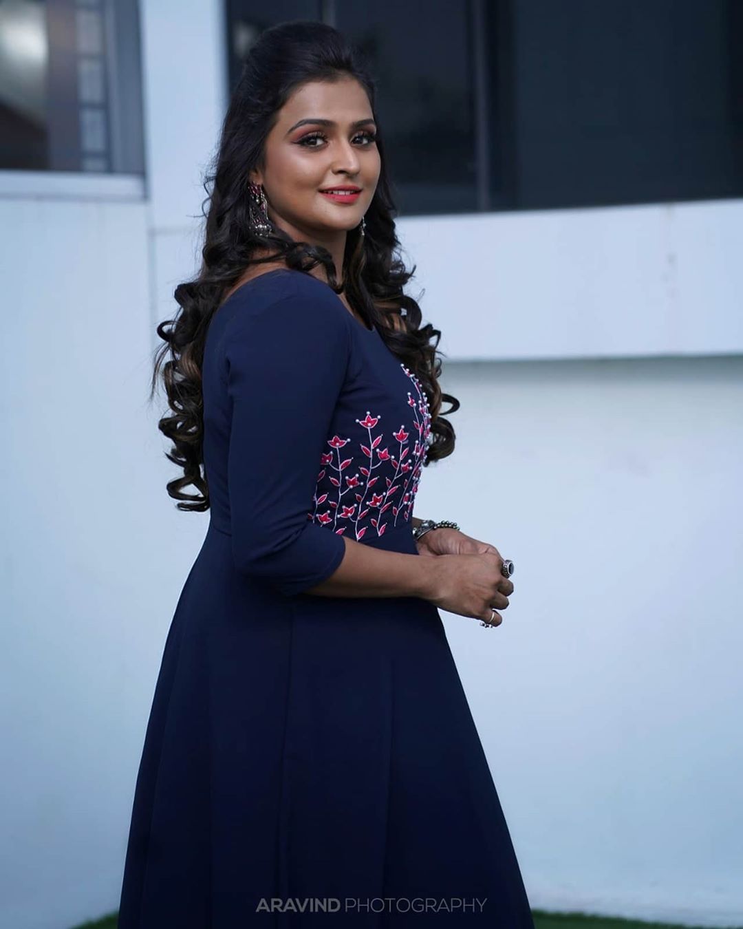 Actress Remya Nambeesan New Stunning Photo shoot Pics
