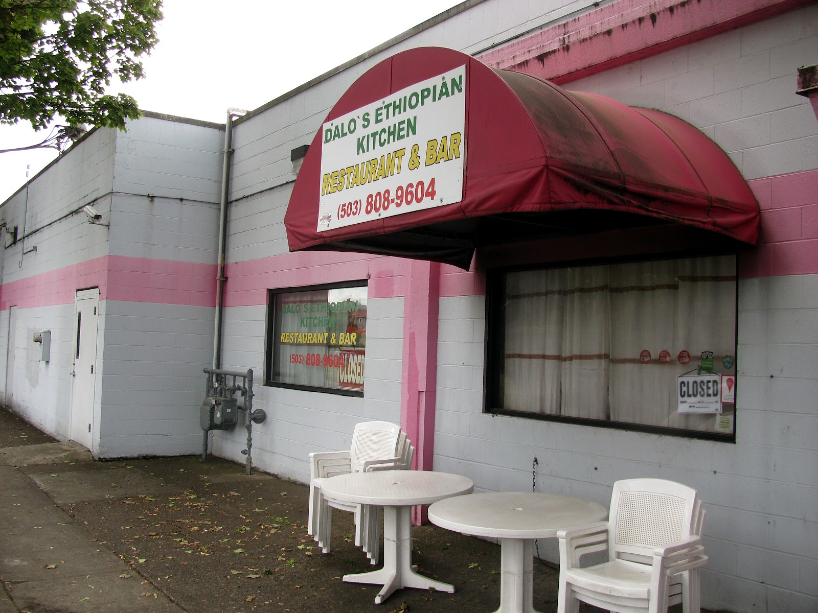 Robert Frost's Banjo: In the Neighborhood