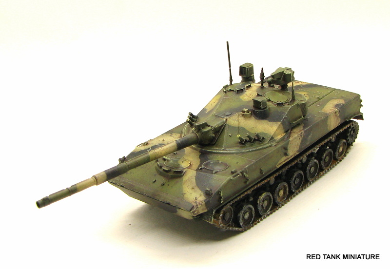 Gulumik Military Models: 2S25M SPRUT-SDM1 1/72 #2 RED TANK MINIATURE