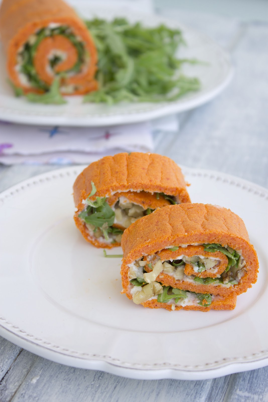 Cocina con Angi: Rulo de pimientos con queso, rúcula y nueces