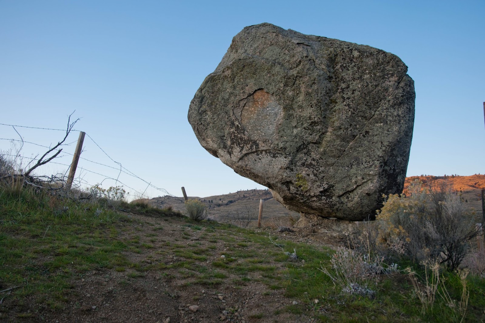 Hiking Shenandoah: Omak Balancing Rock