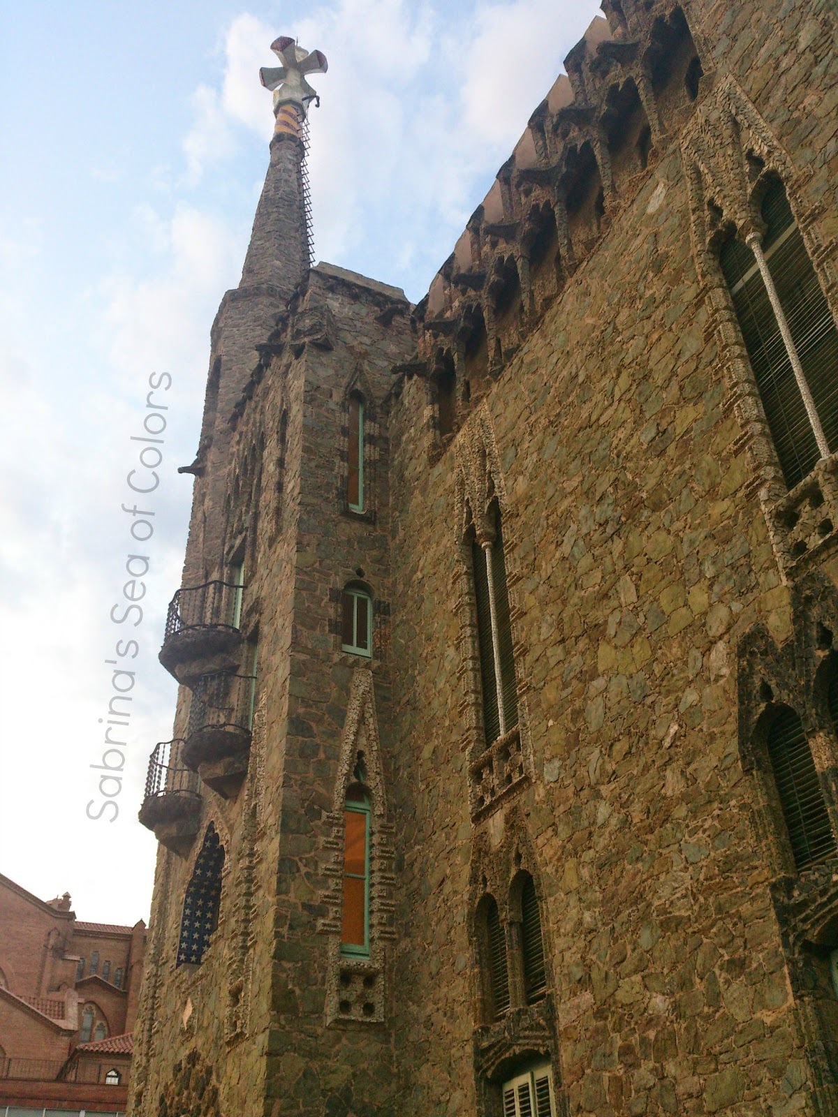 Sábado Cultural. Bellesguard - Sabrina´s Sea of Colors