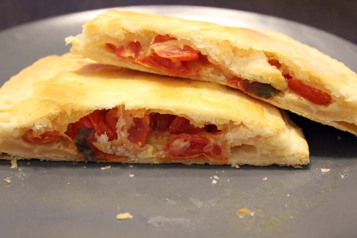 Food Storage for Dinner: PIE CRUST: Quick Calzones