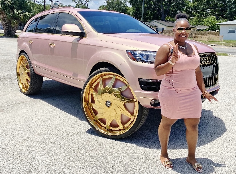 Ace-1: Rose Pink Audi Q7 on Gold 32" DUB Mercy Floaters