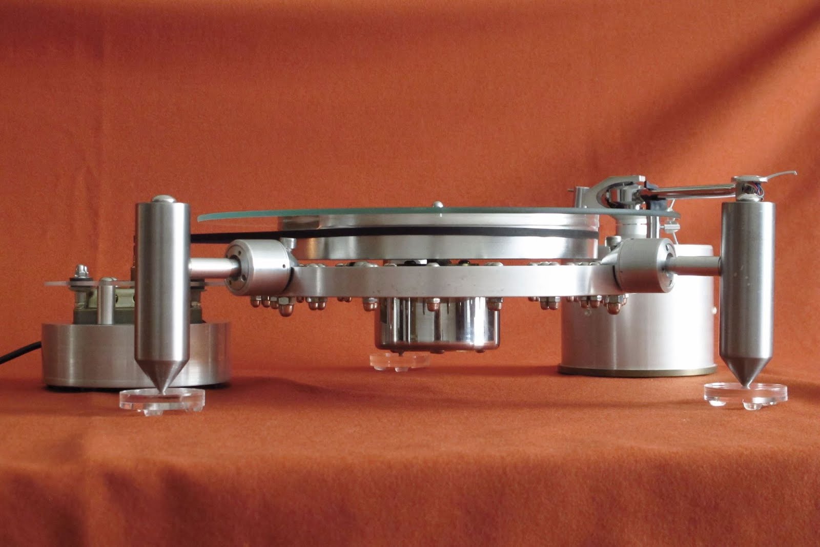 MUSIC ART DESIGN TURNTABLE – M & S | Ultimate High-Fidelity