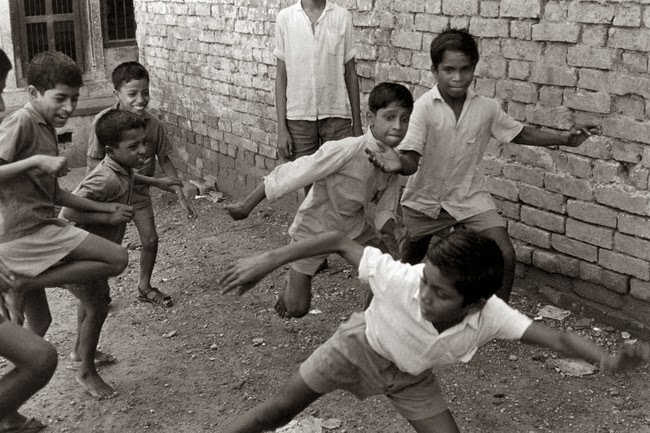 Amazing Black and White Photographs Captured Daily Life of India in the ...