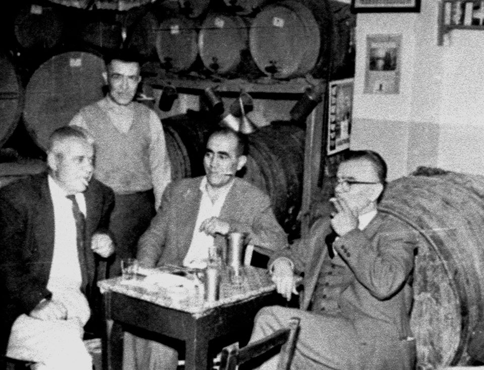 ΠΙΕΡΙΚΗ : Κατερίνη από παλιά...Ο ιδιοκτήτης ταβέρνας Κοκκινάς κατά το ...