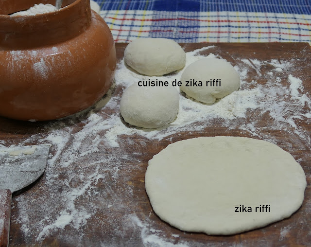 MATLOU3 OU MATLOUE - GALETTES ALGERIENNES A LA FARINE SANS PETRISSAGE