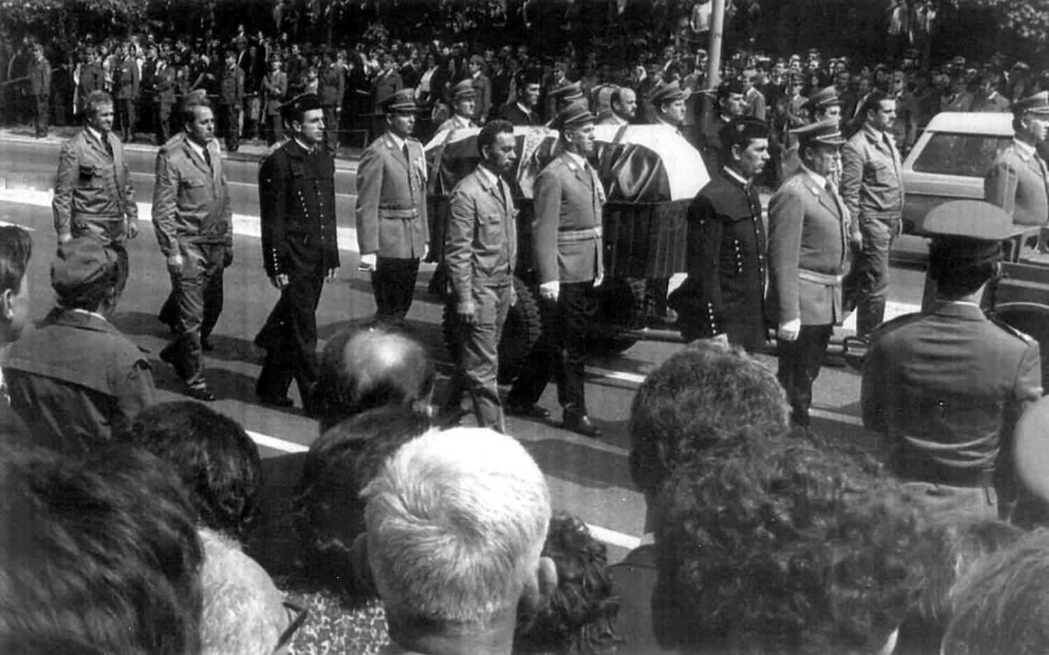 LA ESPINA ROJA: 40 ANIVERSARIO DE LA MUERTE DEL DIRIGENTE COMUNISTA YUGOSLAVO JOSIP BROZ "TITO"