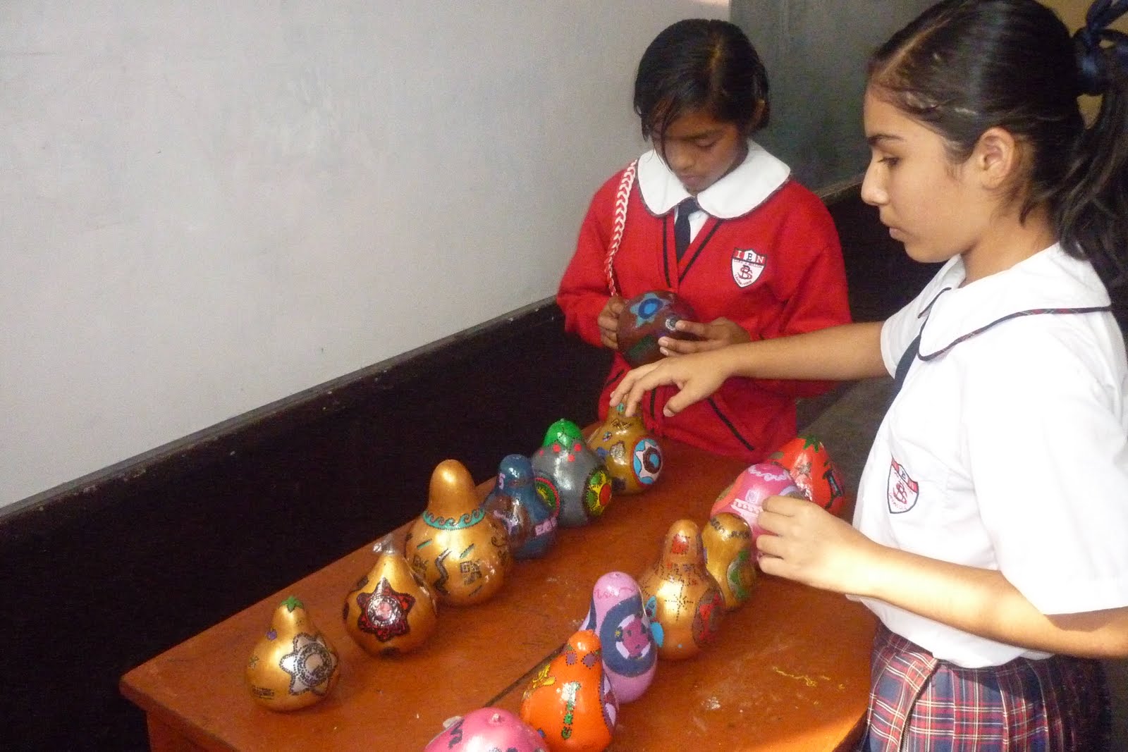 TRABAJAMOS MATES ORNAMENTALES: Trabajamos mates ornamentales en la Escuela