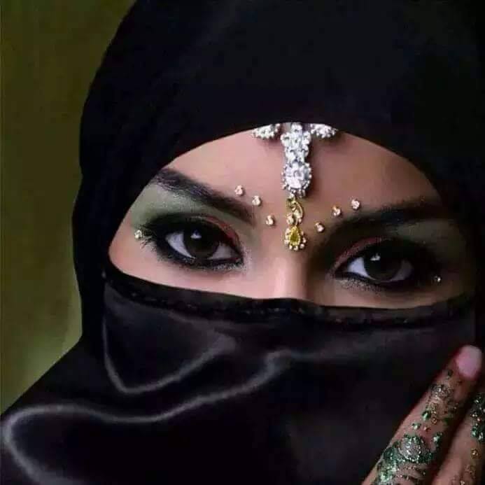 Abaya Babes: Satin Burka Fashion