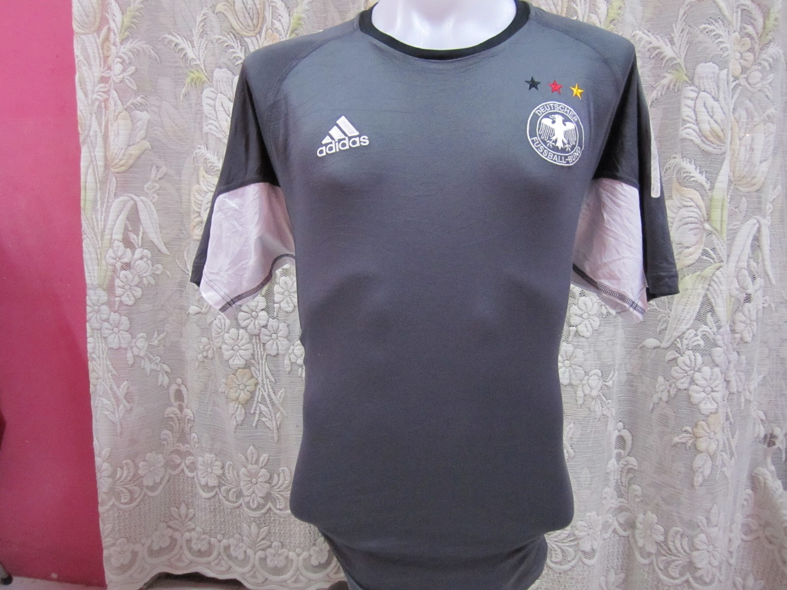 BundleWalla: Germany Training Black Jersey SOLD