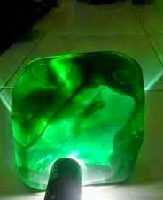 Batu Giok Hijau Batu Lumut Indonesia: Ciri-Ciri Batu Giok