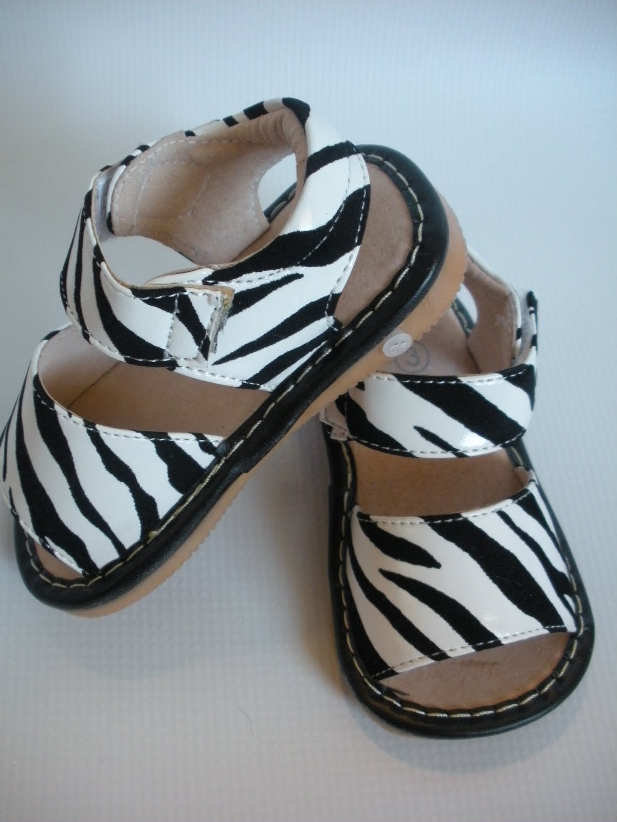 Squeaky Shoes for Tiny Tots: Girls Squeaky Sandals