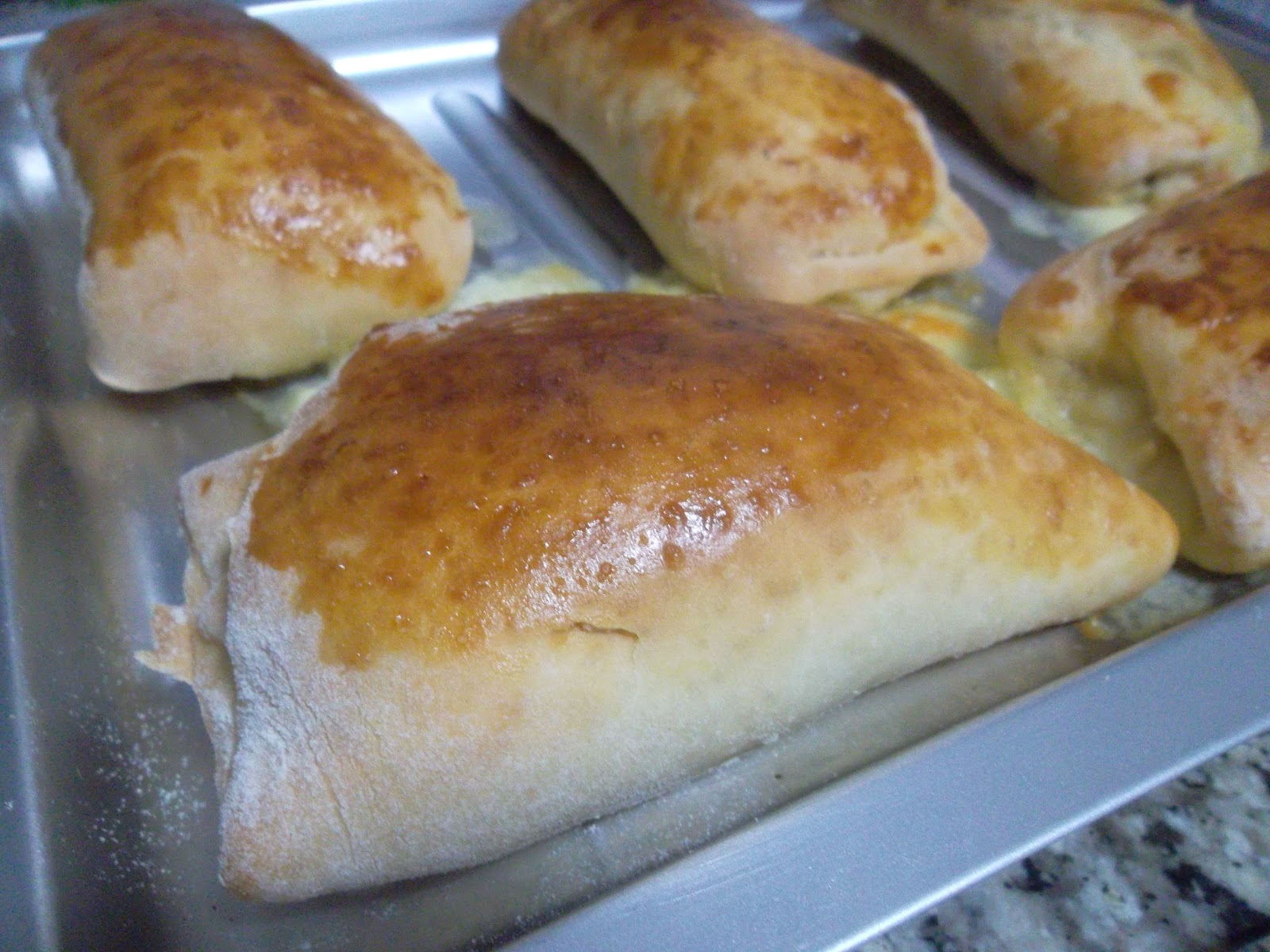 PÃO ASSADO COM RECHEIO DE BAURU - Receitas Culinárias