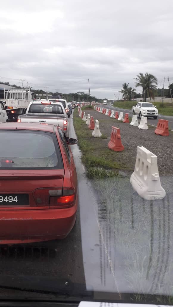 TINDAKAN BIJAK KETIKA BERADA DALAM KESESAKAN LALULINTAS