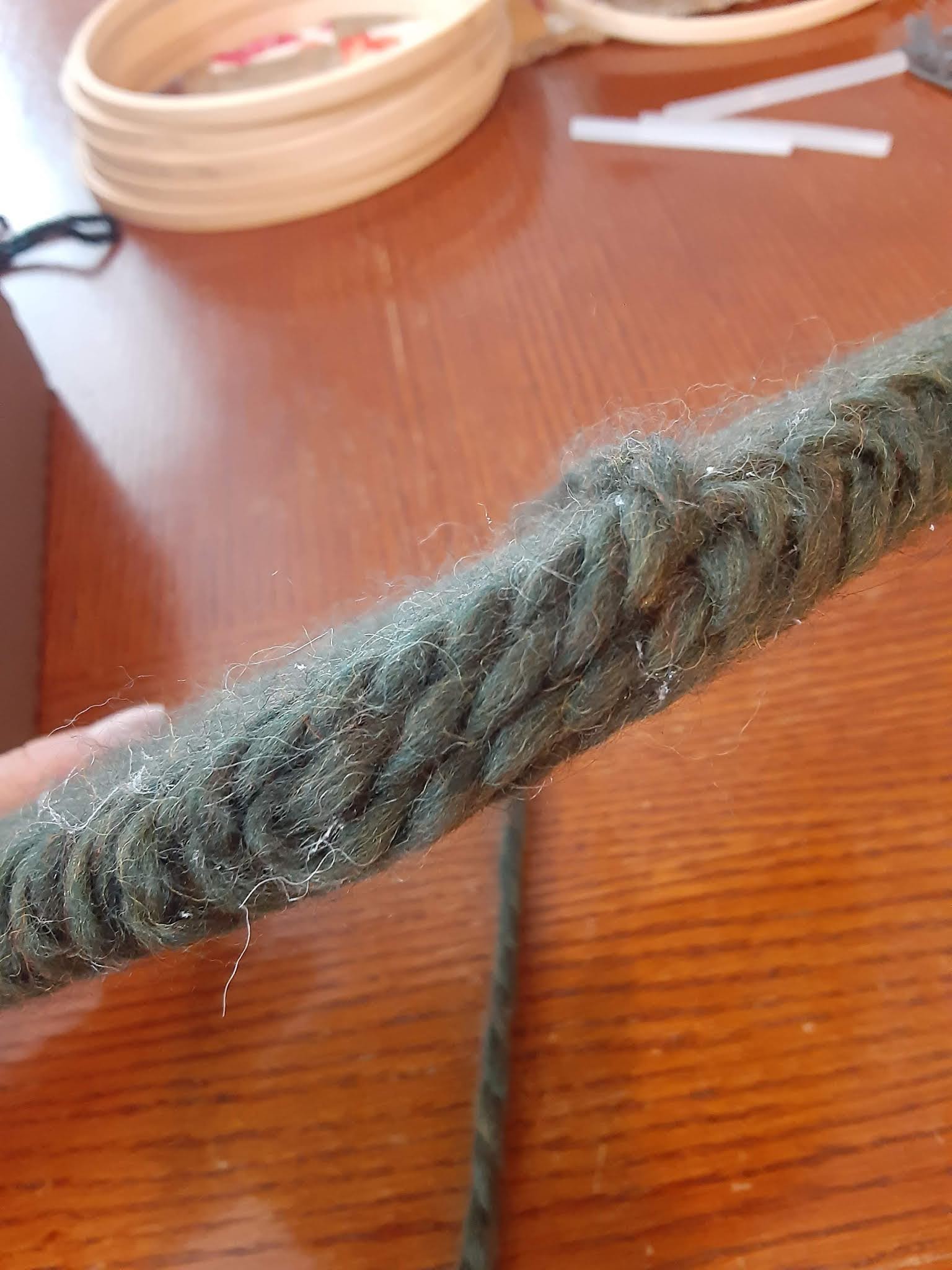 Mommy Suburbia: How To Make A Yarn Wrapped Hoop Wall Hanging