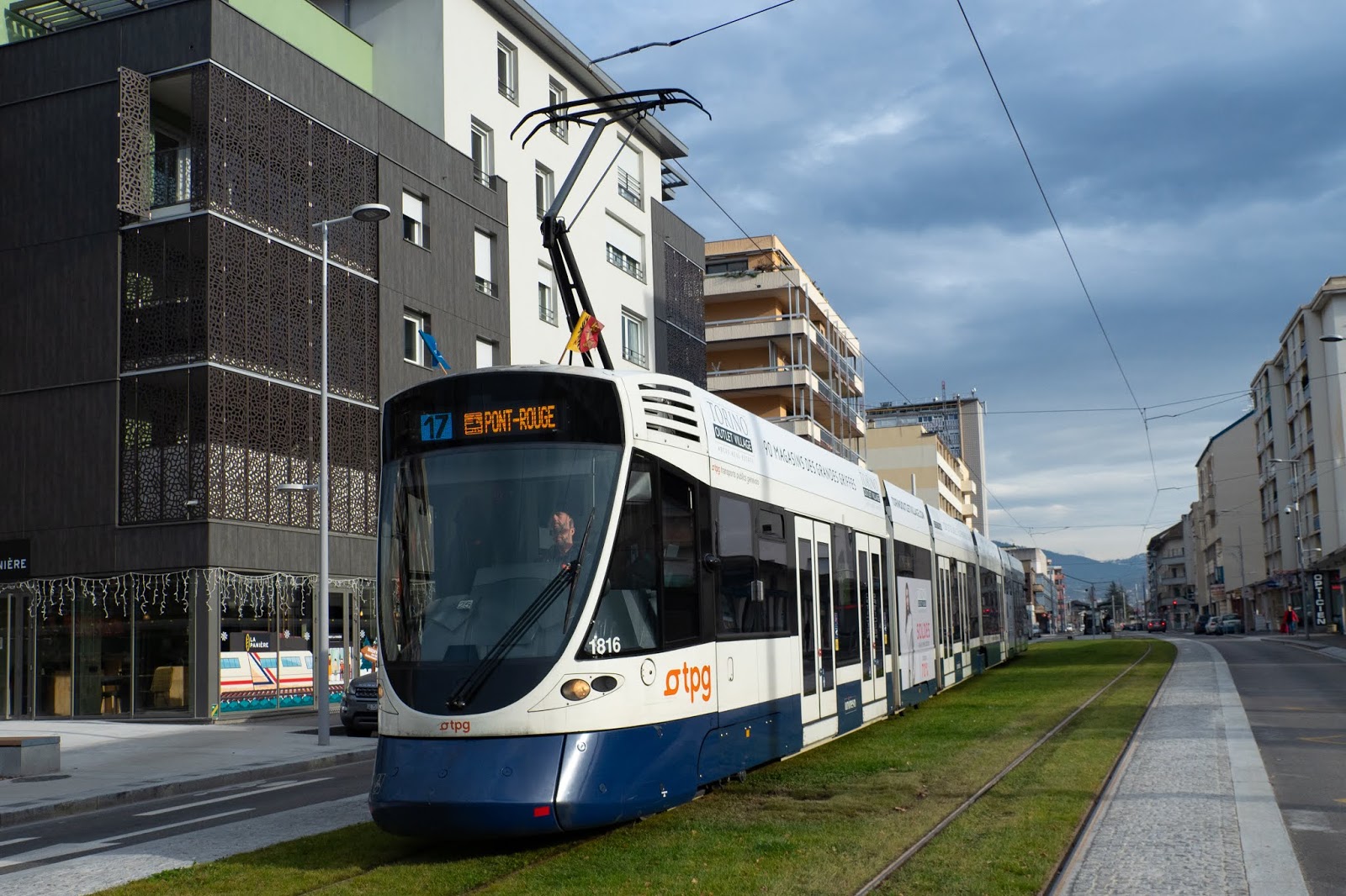 ÖFFENTLICHER VERKEHR: Leman Express / TPG Linie 17