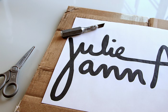 DIY Craft Show Fabric Sign (No Sew!) | Julie Ann Art Blog | Bloglovin’