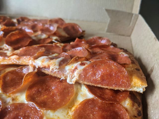 Review: Papa John's - Shaq-a-Roni Pizza