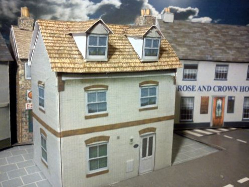 Winter of '79: Card Models New 2 Storey Cottage