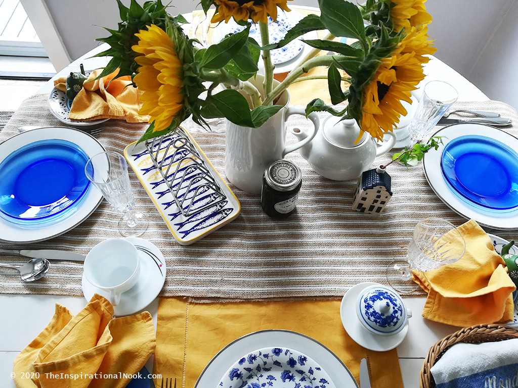 A Classic Summer Breakfast Table Setting