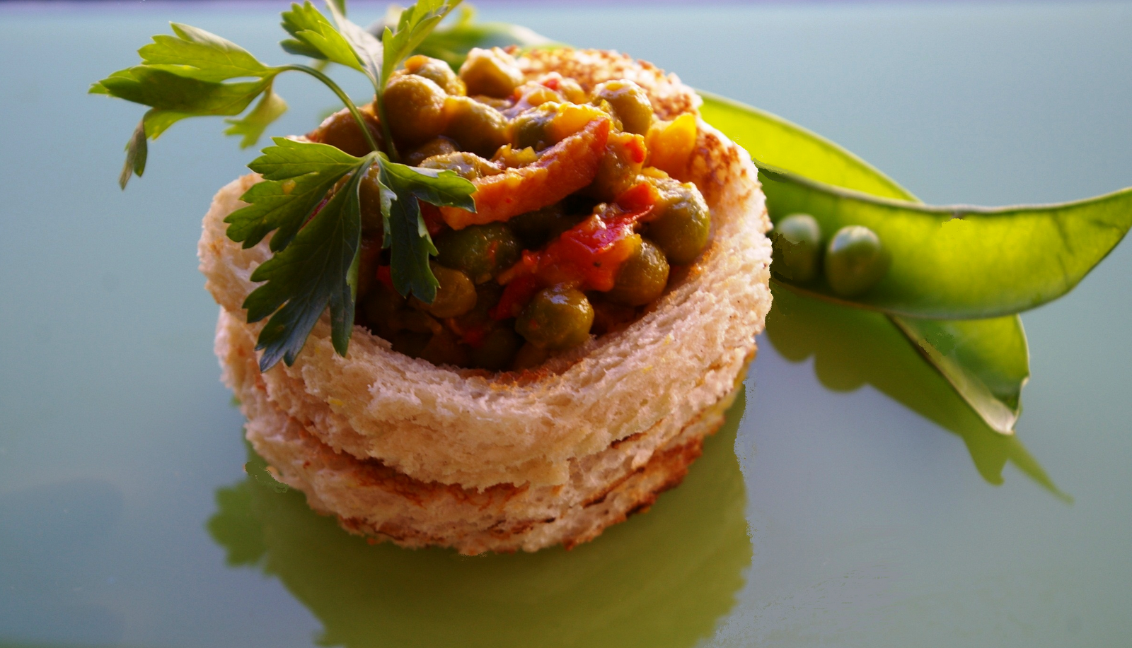 LA COCINA DEL ALMA: VOLOVAN DE PAN DE MOLDE CON MENESTRA DE GUISANTES