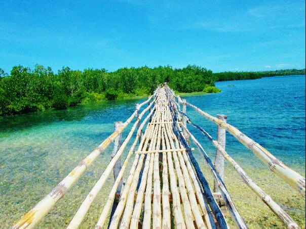 She is sassy: The Simara Island New Attraction: Footbridge