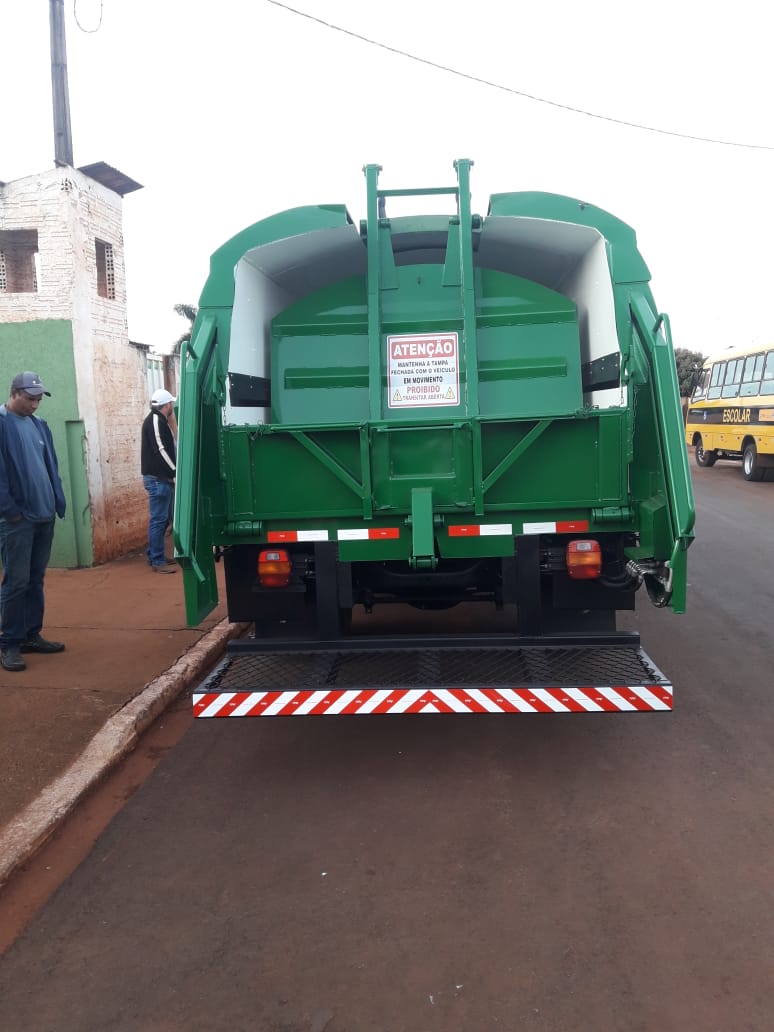 PREFEITO ERIC KONDO ENTREGA CAMINHÃO(R$ 266 MIL REAIS) PARA O POVO DE ...