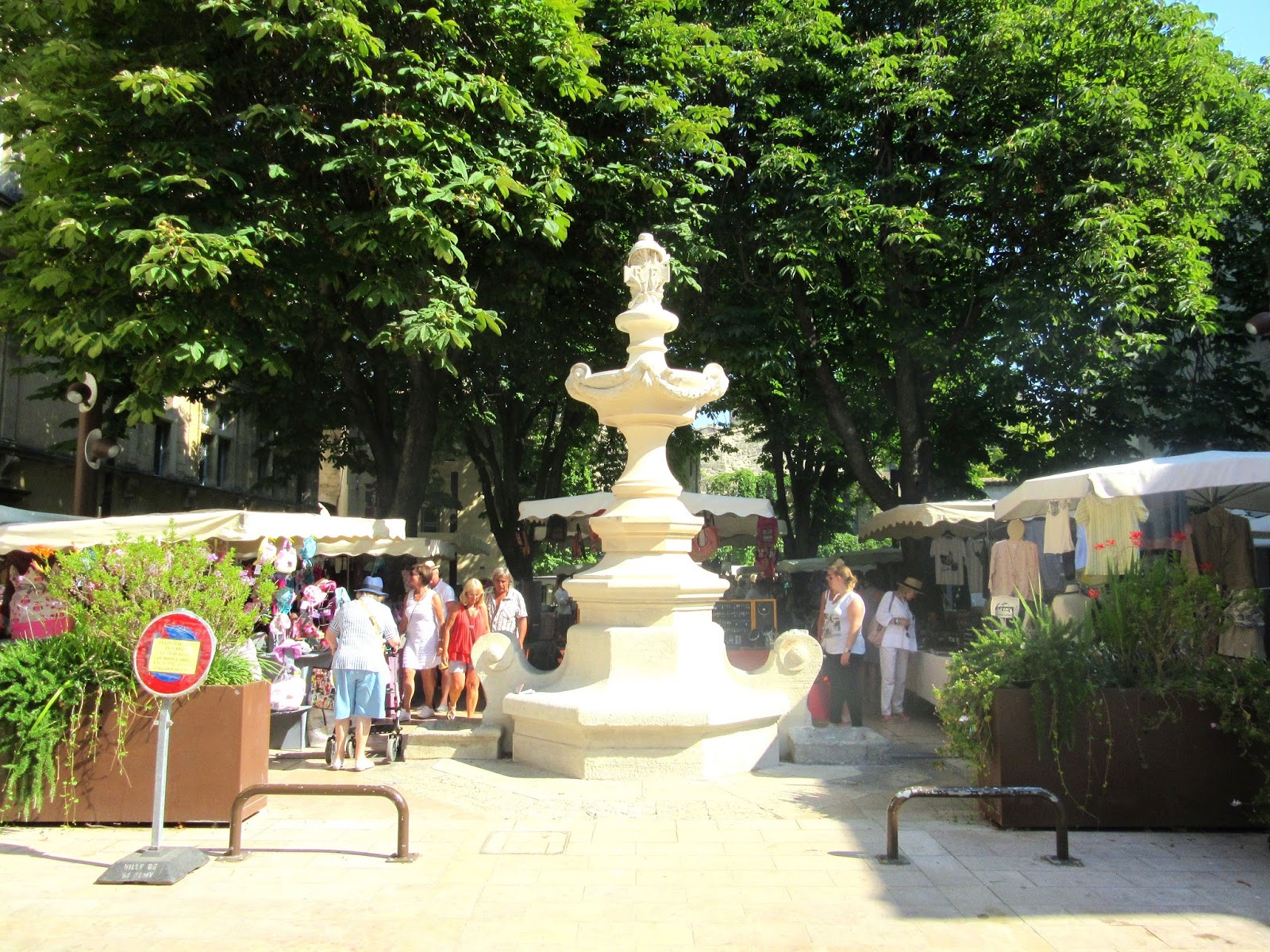 Destination: Fiction: Market Day in St. Rémy