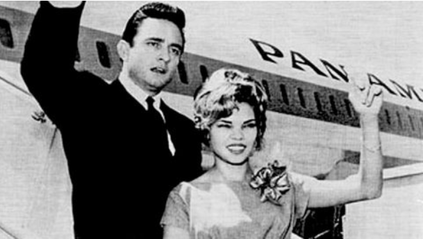 websit: Vivian Liberto Distin (1934-2005)