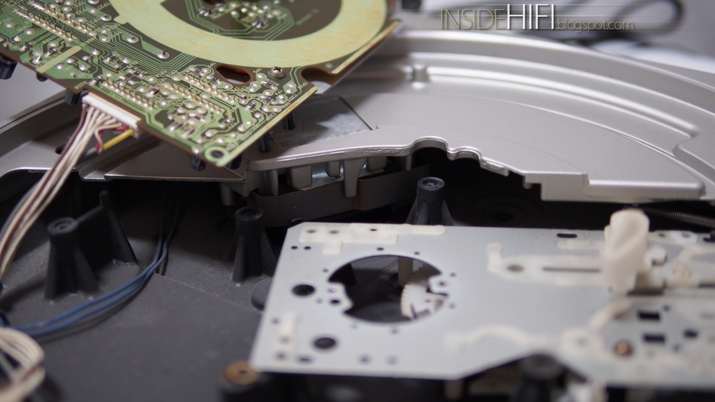 Inside Hi-Fi: Technics SL-QX200 (SL-QX200-SEi)