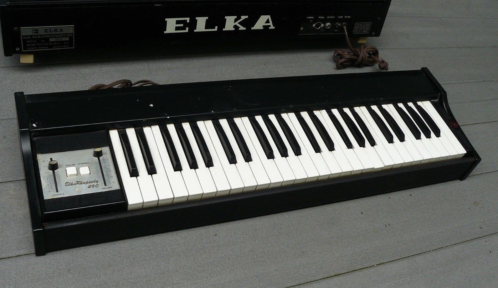 MATRIXSYNTH: Two ELKA RHAPSODY 490 STRING MACHINES
