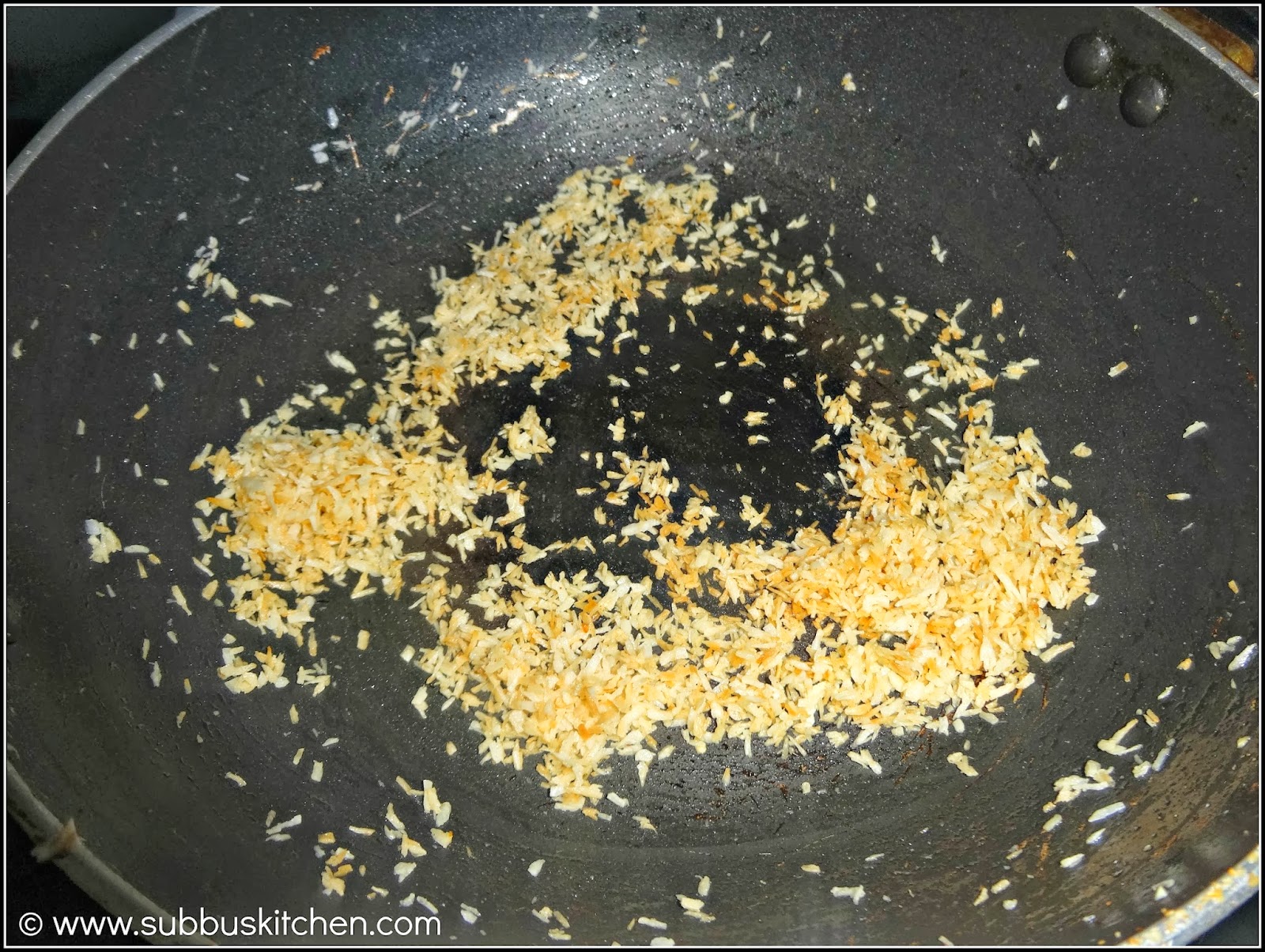 Sweet Rice Jaggery Puttu / Arisi Vella Puttu - Subbus Kitchen