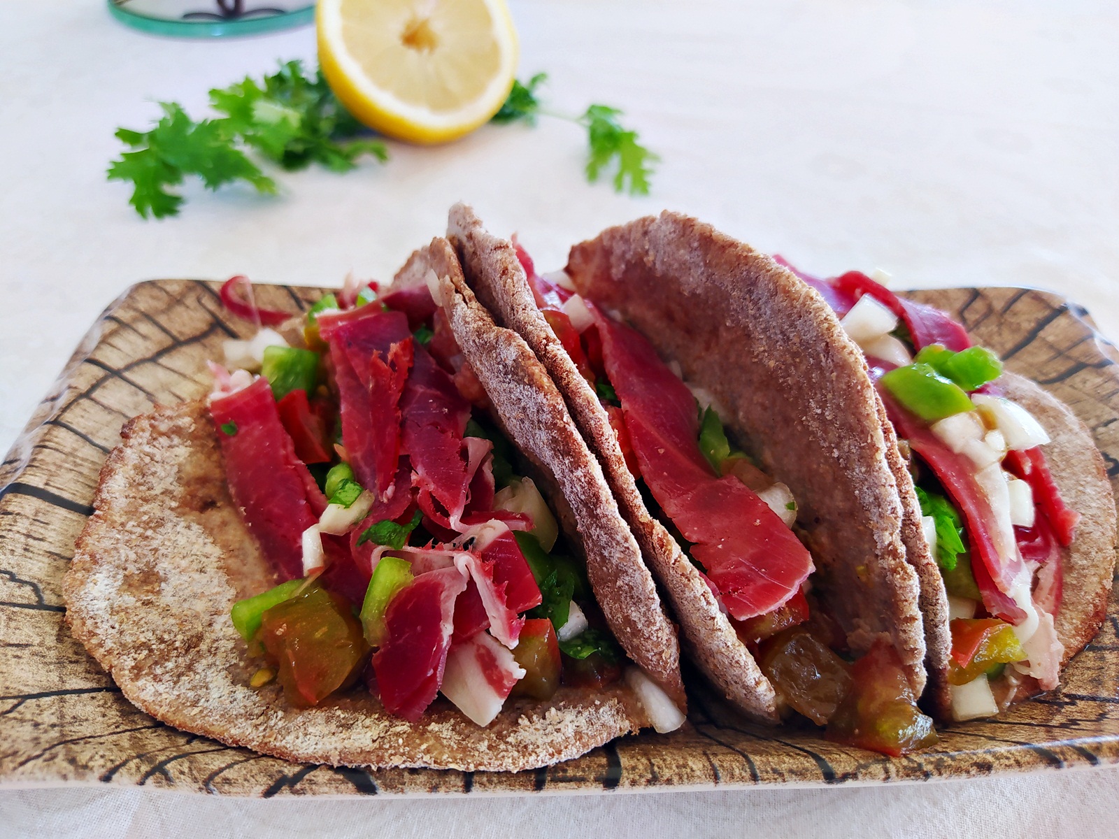 Tacos integrales de jamón con pico de gallo | Mandarinas y miel