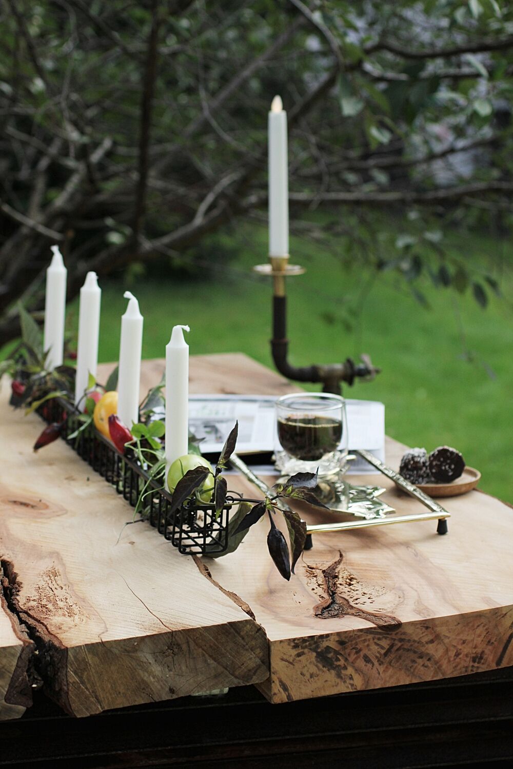 svart, vitt & rött: En kaffe ute på nya uteplatsen