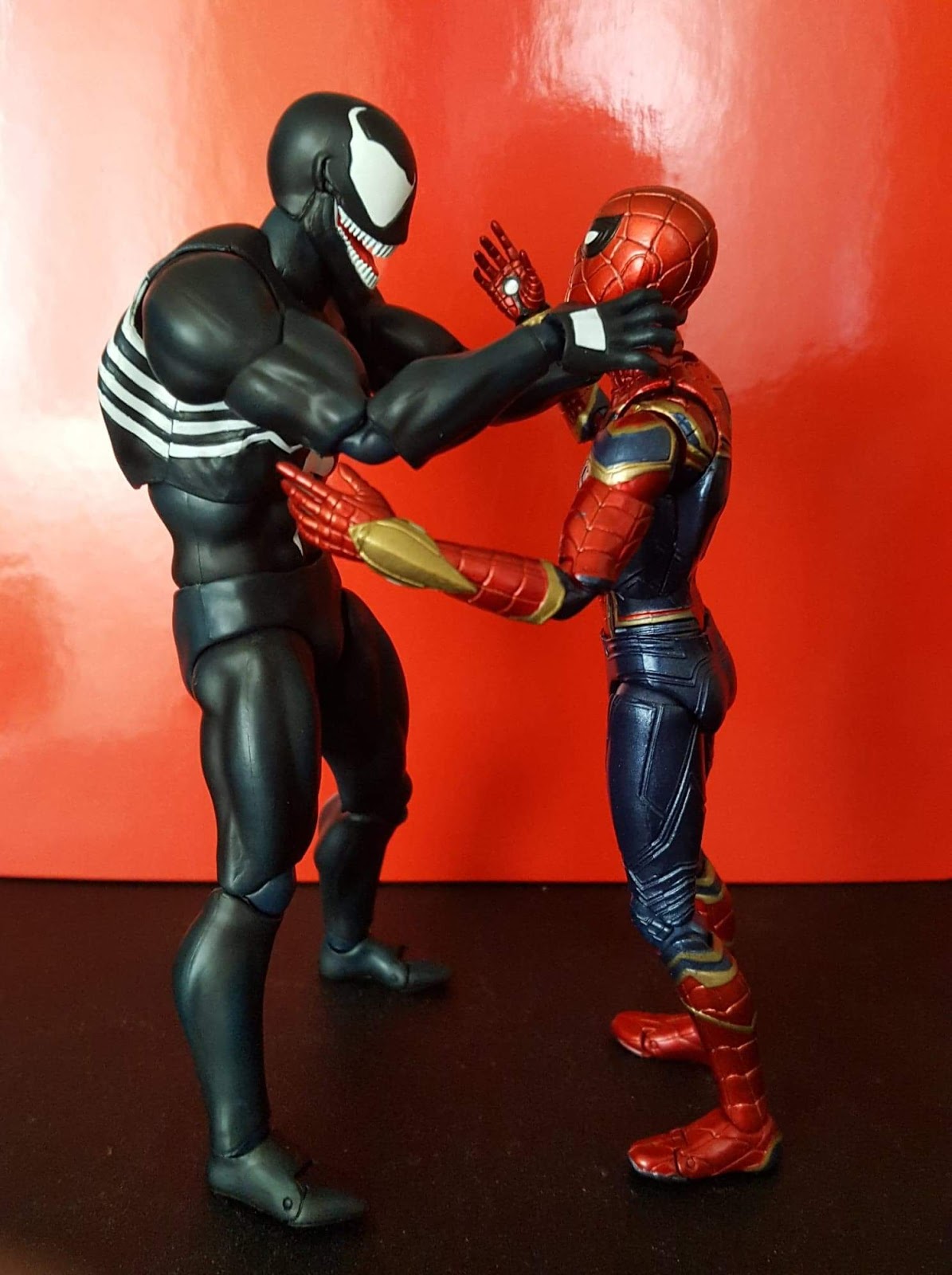 Mafex Comic Version Venom