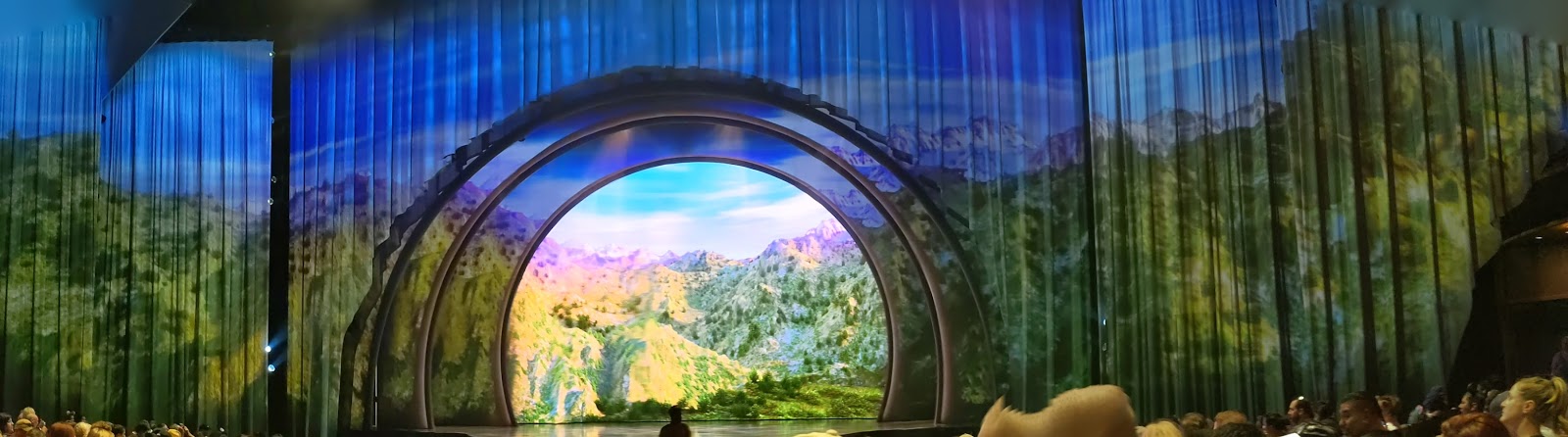 Review: Frozen Live at the Hyperion