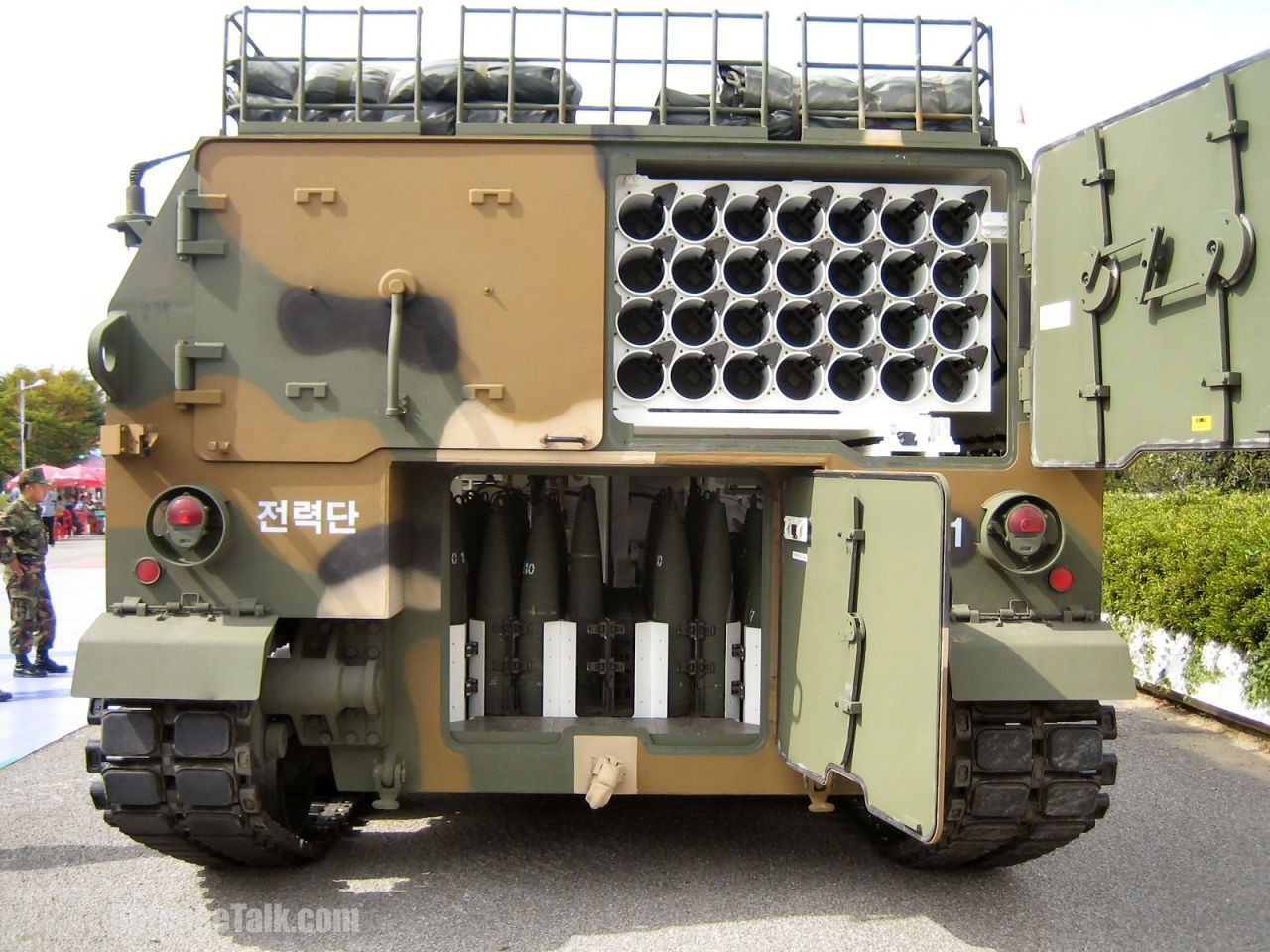 វិទ្យាសាស្រ្តយោធាកម្ពុជា: កាំភ្លើងធំធុន K9 Thunder -k9 155mm