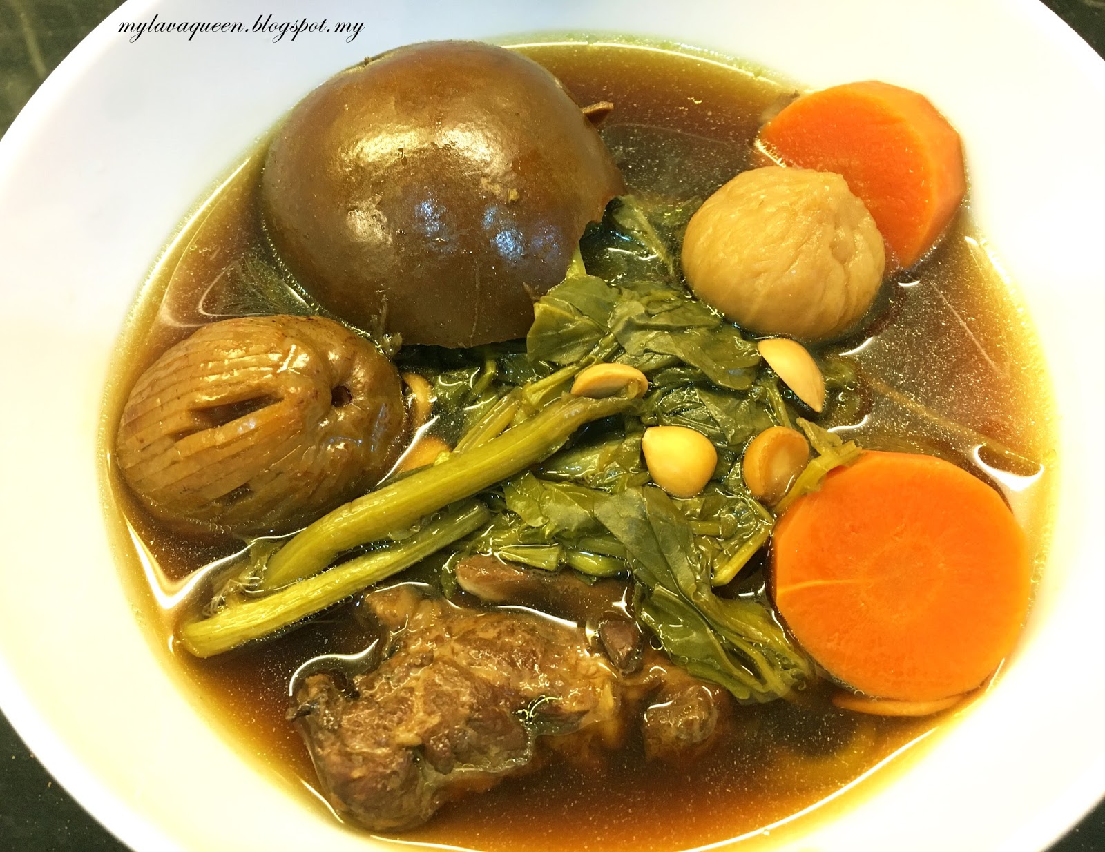 WATERCRESS SOUP WITH MONK FRUIT AND CARROT - Lava Queen